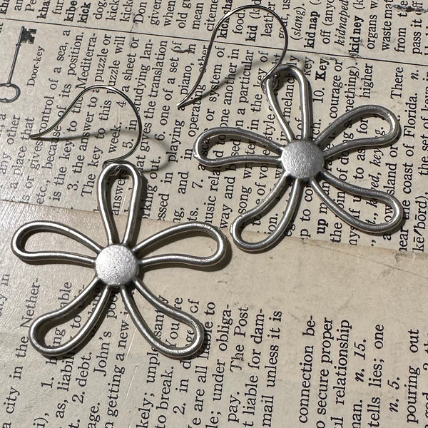 Antique Silver Looped Daisy Earrings – Junque Drawer Studio